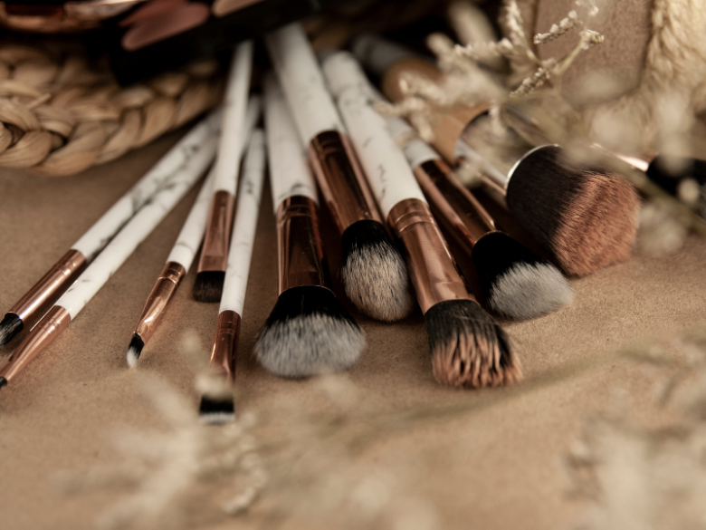 Gde se nanose bronzer, rumenilo, hajlajter, korektor | Šminka | Lepotica.rs